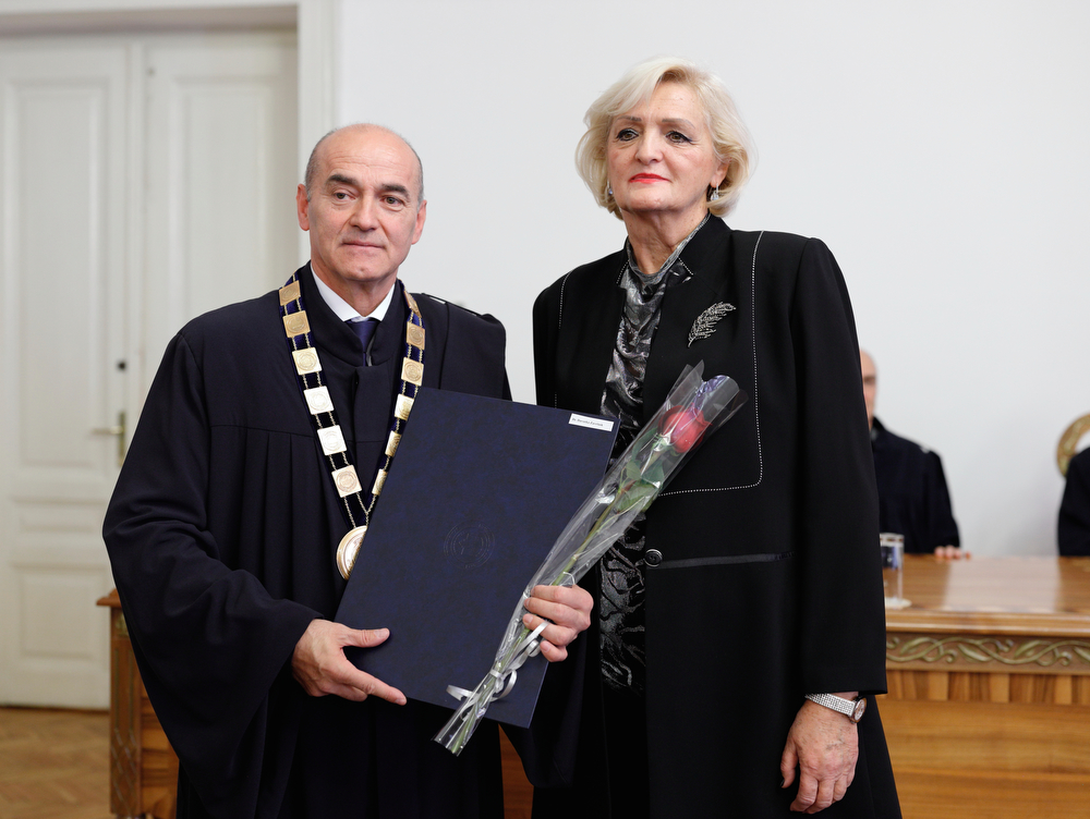 74. godišnjica UNSA | Održana svečana sjednica Senata i promovirano jedanaest profesora ...